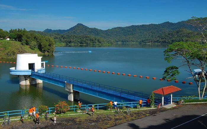 Waduk Sermo: Wisata Alam Kulon Progo yang Penuh Misteri - Gaekon