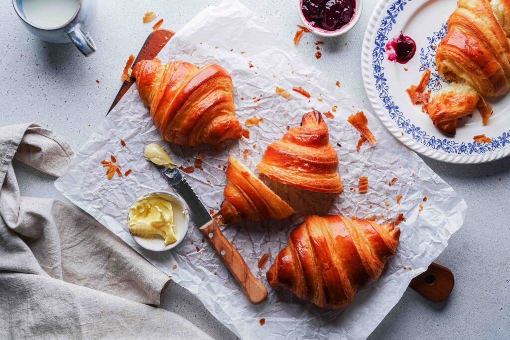 Croissant: Kue dengan Rasa Butter yang Gurih Bikin Nagih! - Gaekon